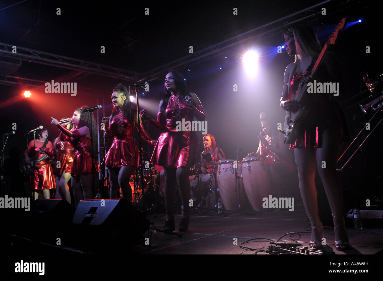 The Anacaona female orchestra during its concert in the Nau of ...