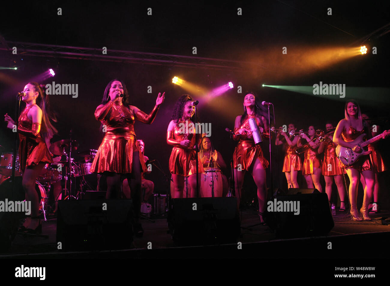 The Anacaona female orchestra during its concert in the Nau of ...