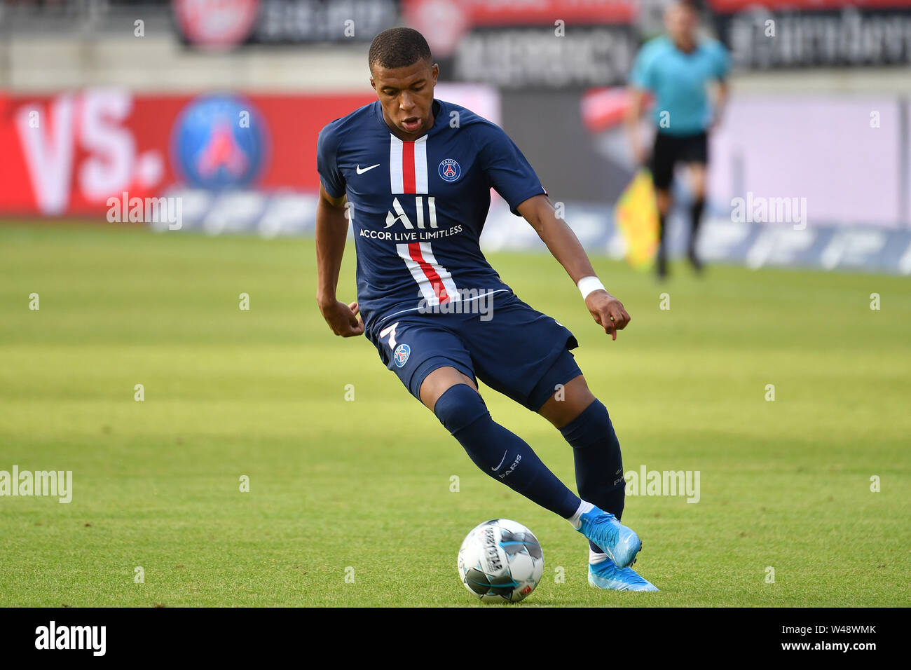 Kylian MBAPPE (PSG), Action, Single Action, Frame, Cut Out, Full Body ...