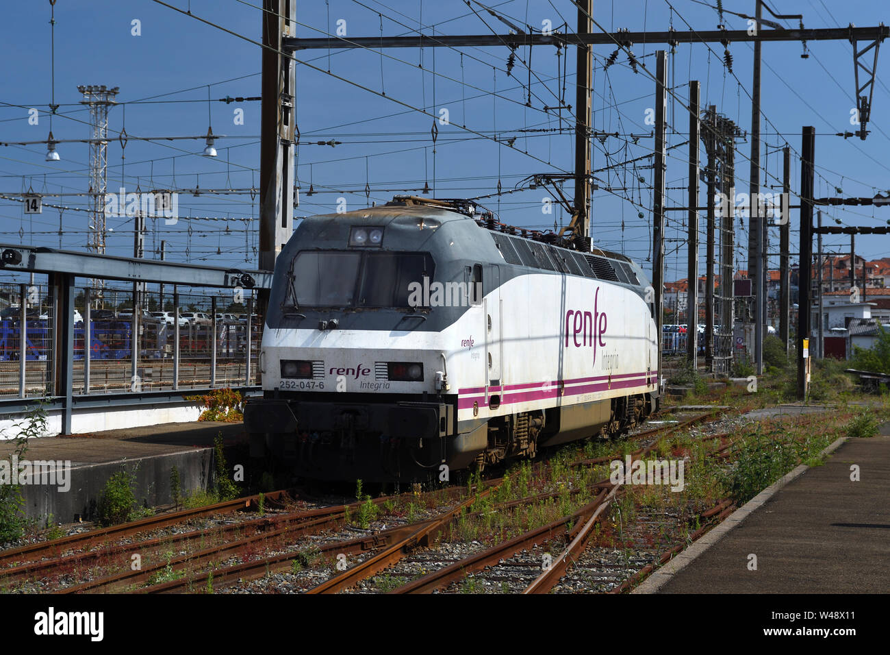 Renfe integria hi-res stock photography and images - Alamy