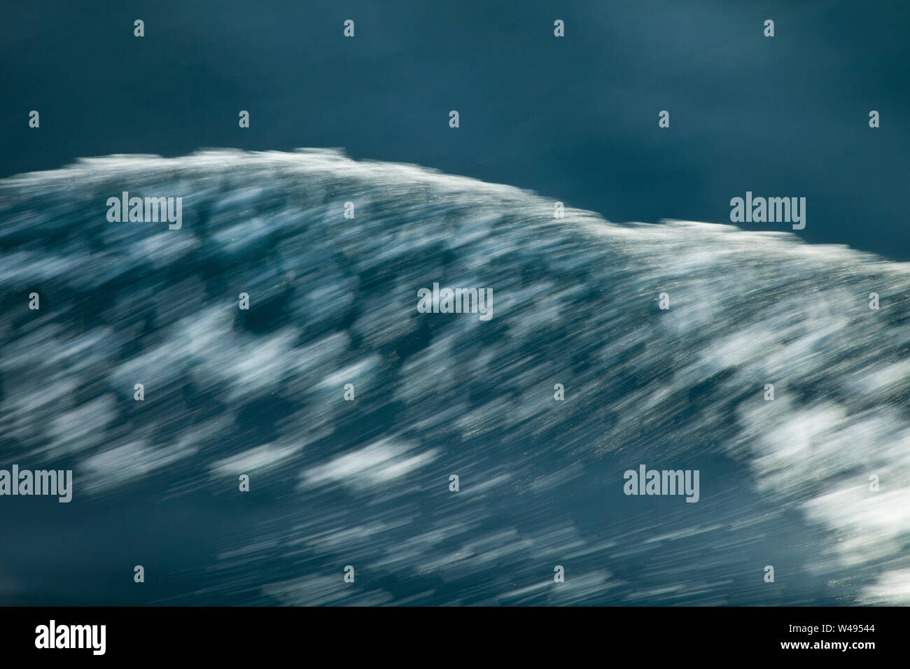 Mar y olas en el Golfo Pérsico Stock Photo - Alamy