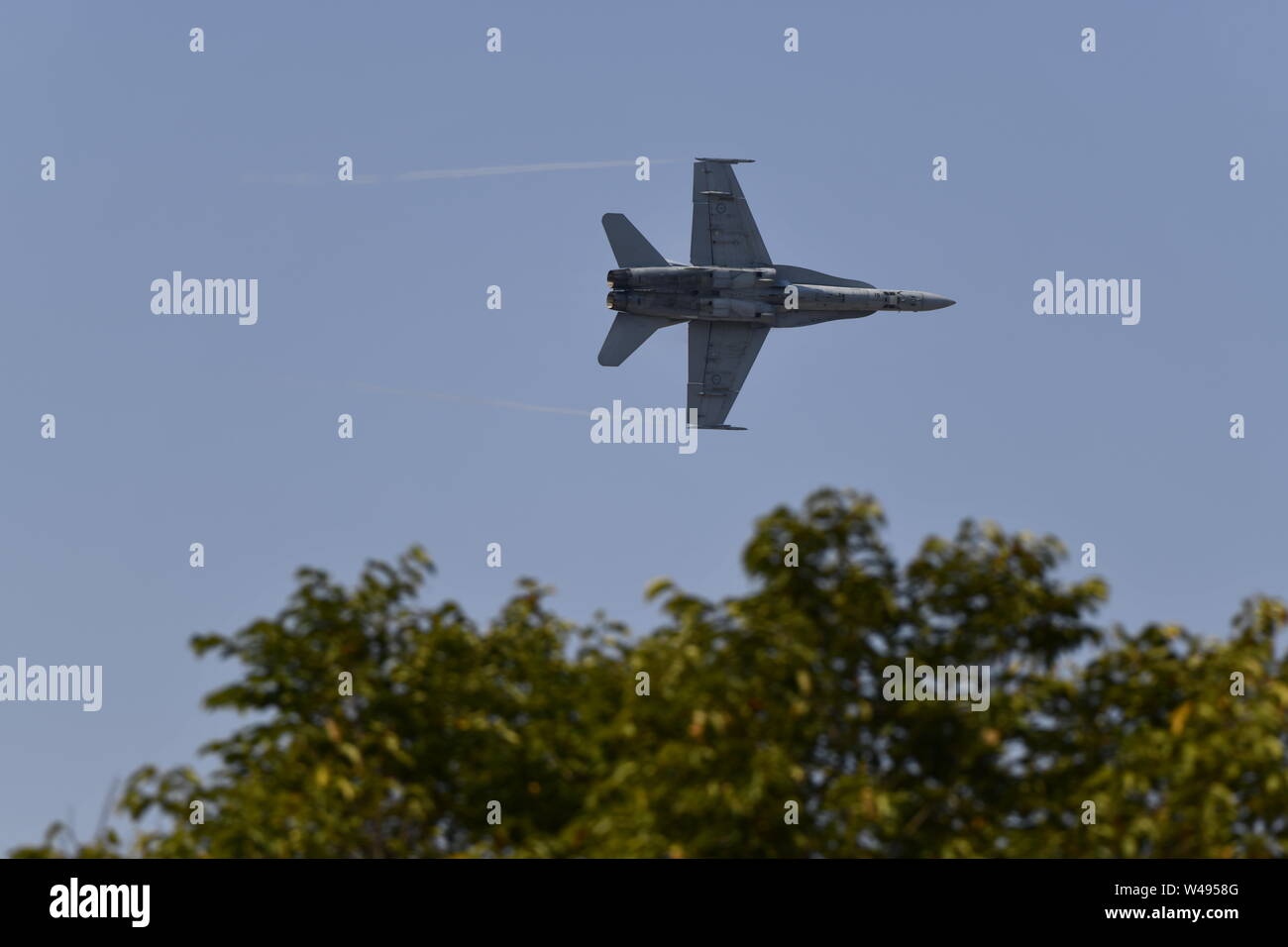 McDonnell Douglas F/A-18 Hornet Fighter Jet - RAAF Royal Australian Air ...