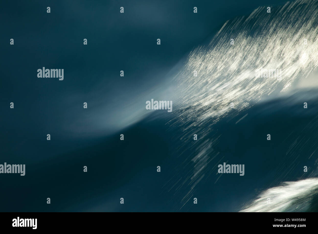 Olas en el mar hi-res stock photography and images - Alamy