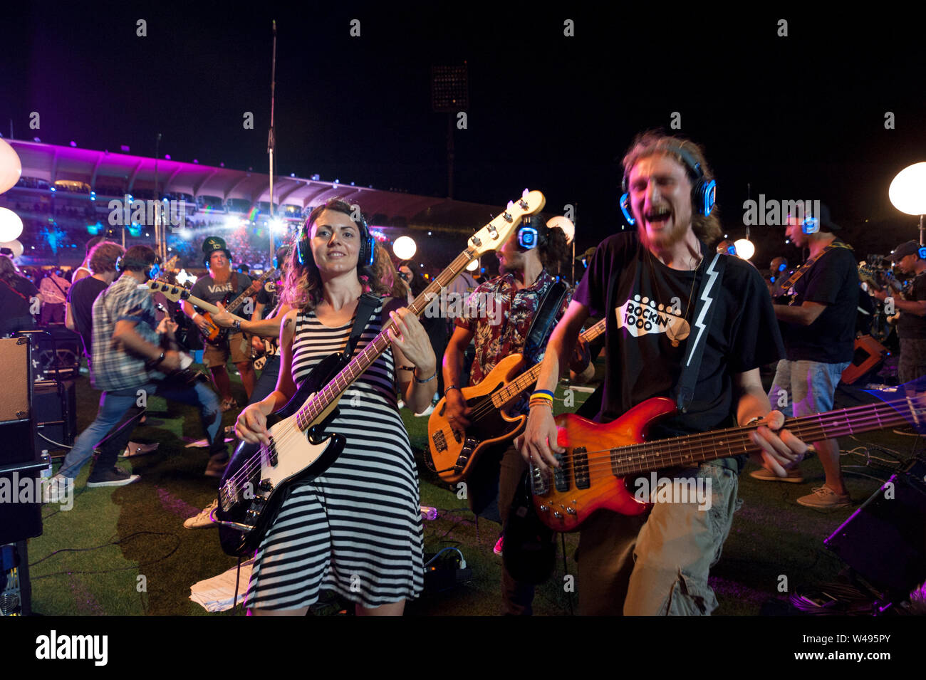 Stadium concert stage hi-res stock photography and images - Alamy
