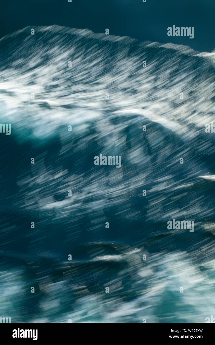 Mar y olas en el Golfo Pérsico Stock Photo - Alamy