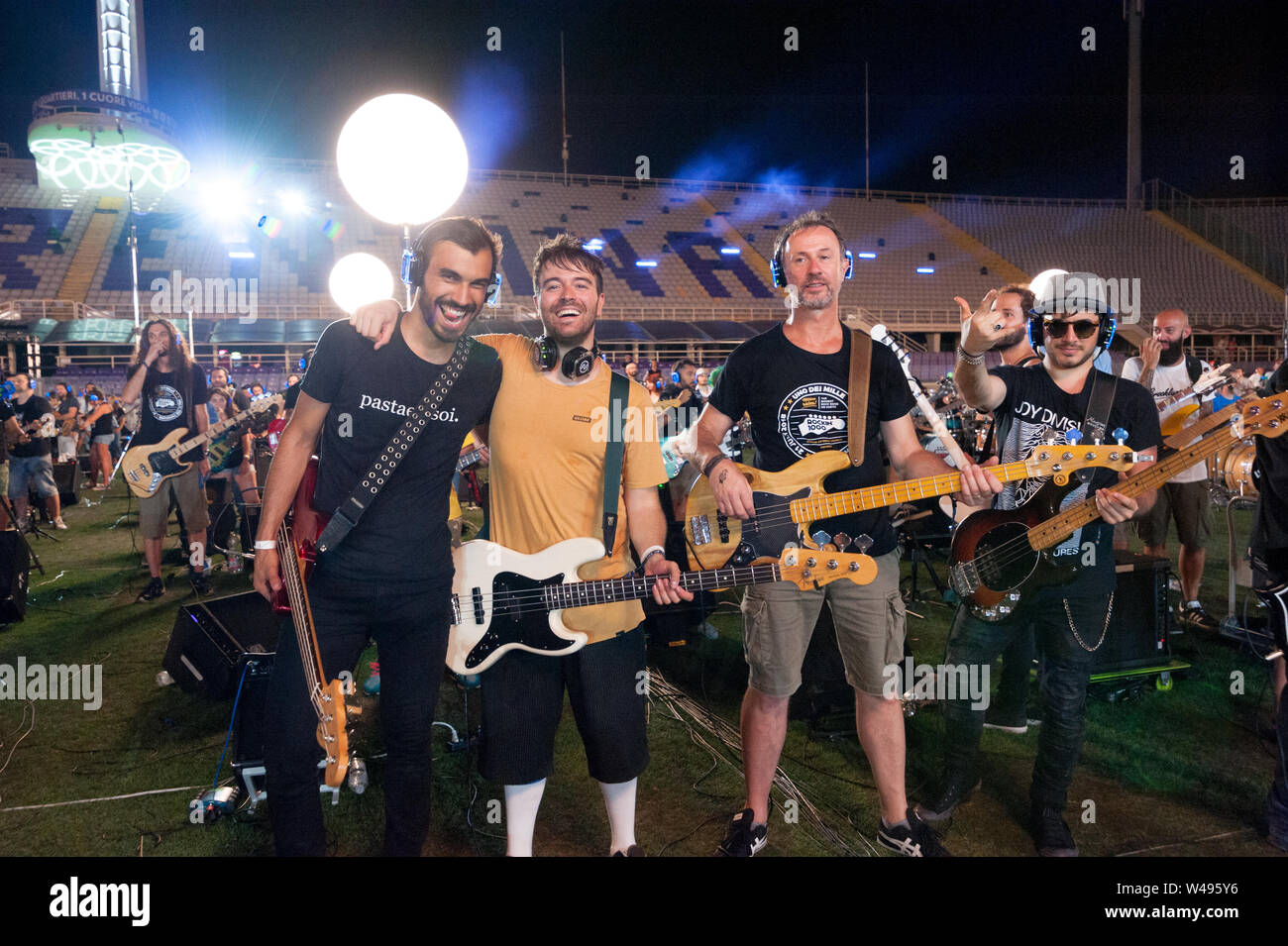 Stadium concert stage hi-res stock photography and images - Alamy