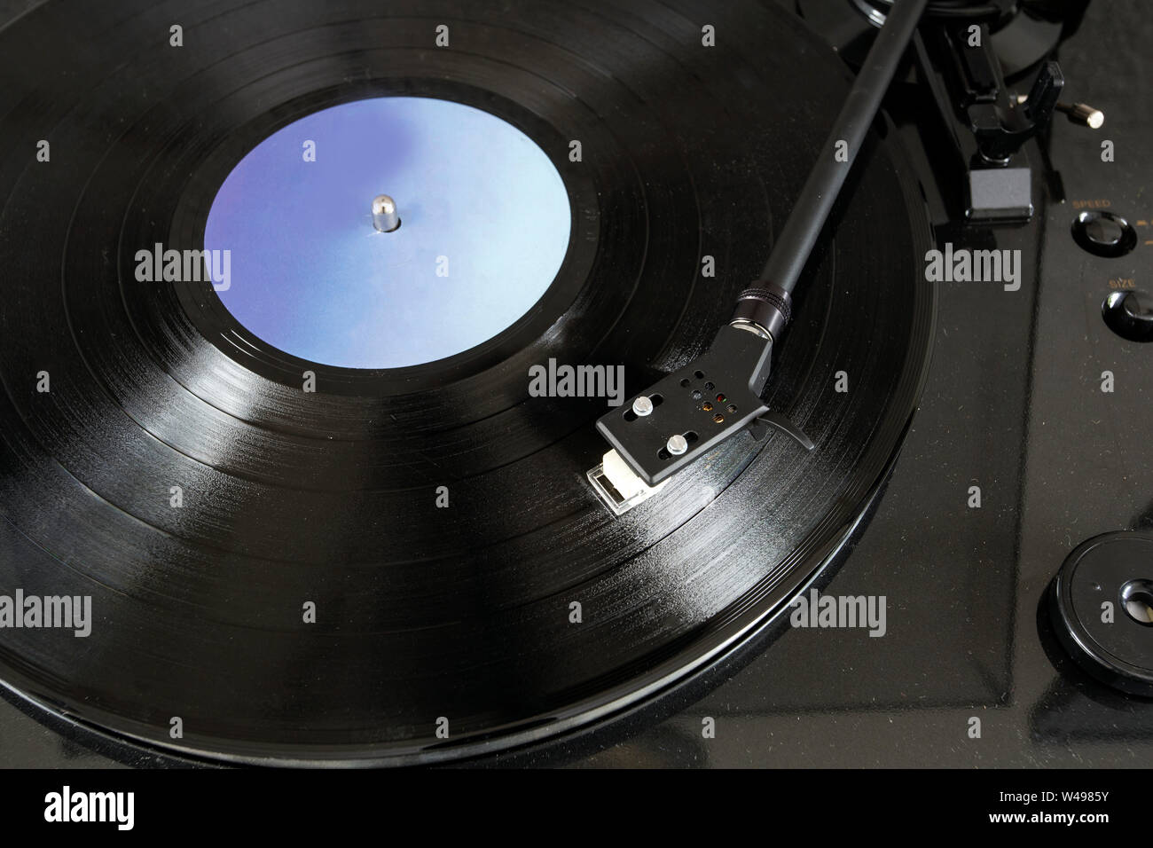 Old style vinyl record spinning hi-res stock photography and images - Alamy
