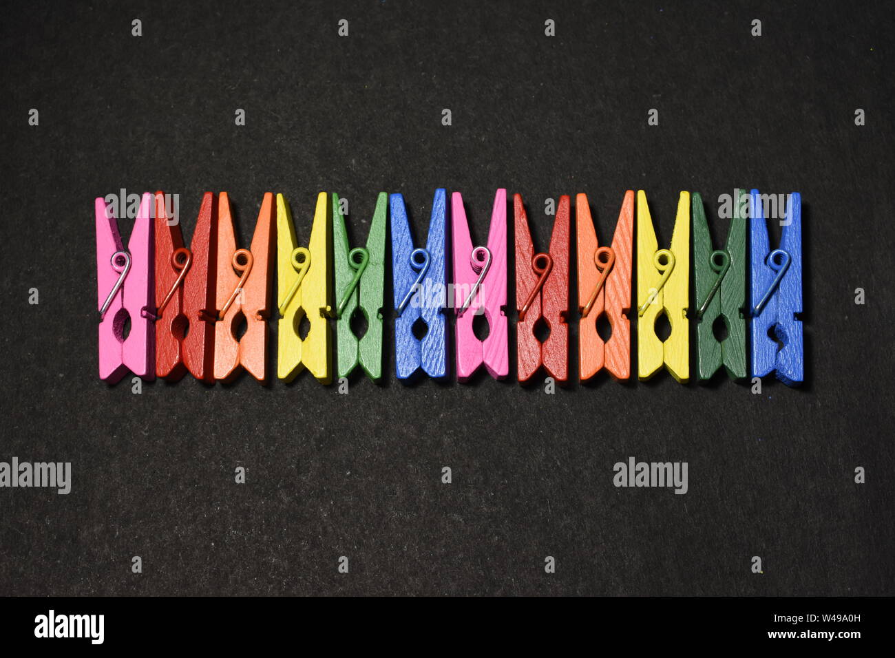 Multiple paper clips hi-res stock photography and images - Alamy