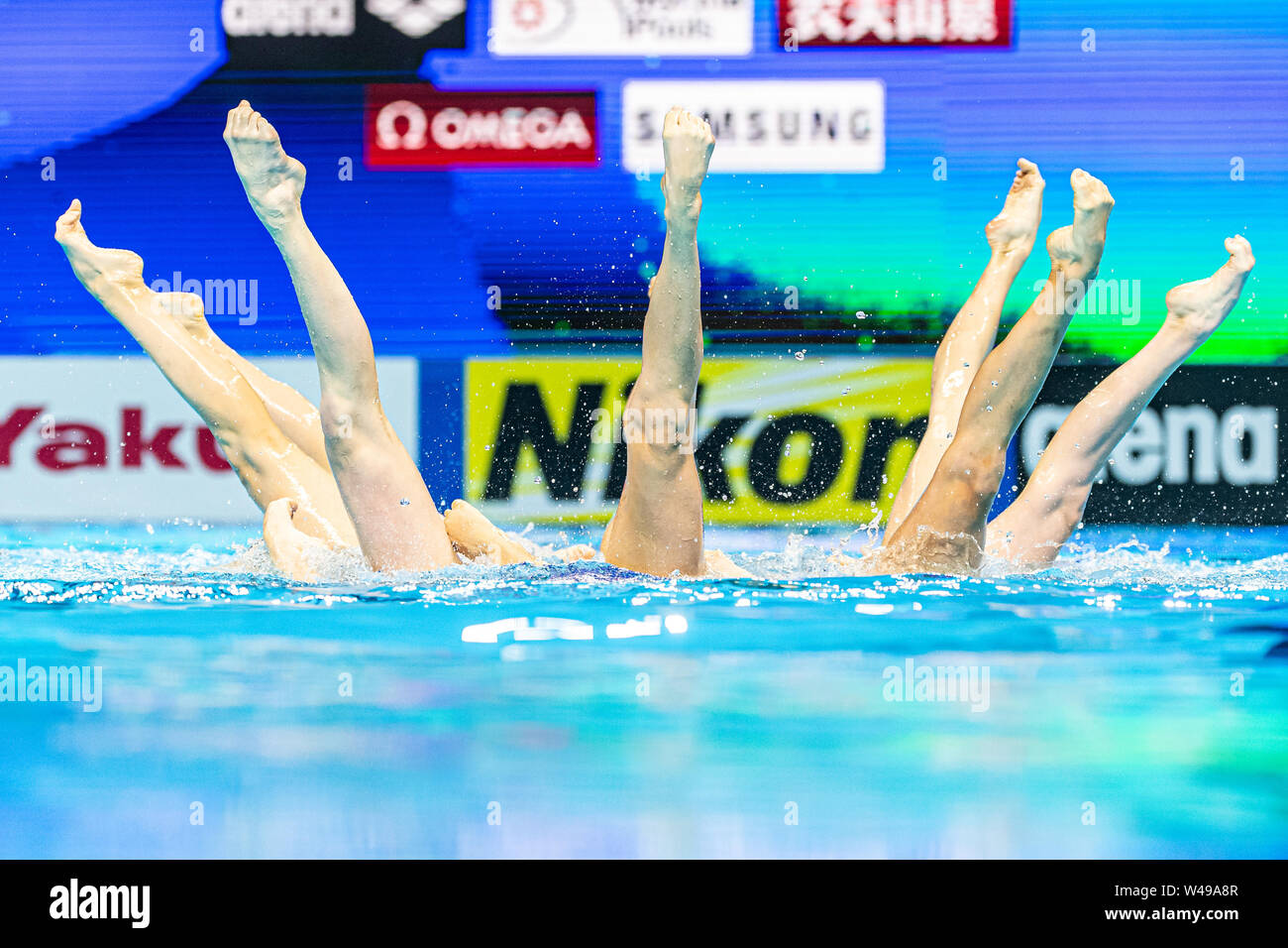 Russian federation synchronised swimming team hi-res stock photography ...