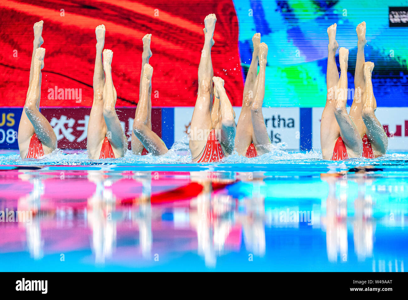 Artistic swimming team china hi-res stock photography and images - Alamy