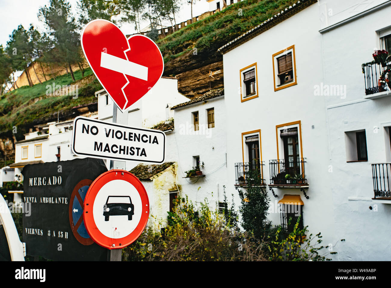 No violence street sign hi-res stock photography and images - Alamy