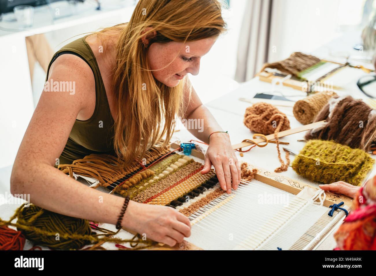 Learning weaving hi-res stock photography and images - Alamy