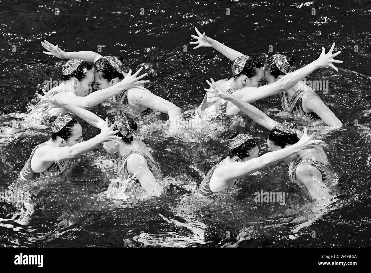 Artistic Swimming Team China High Resolution Stock Photography and ...