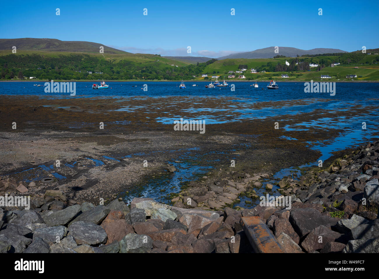 Tarbert uig ferry hi-res stock photography and images - Alamy