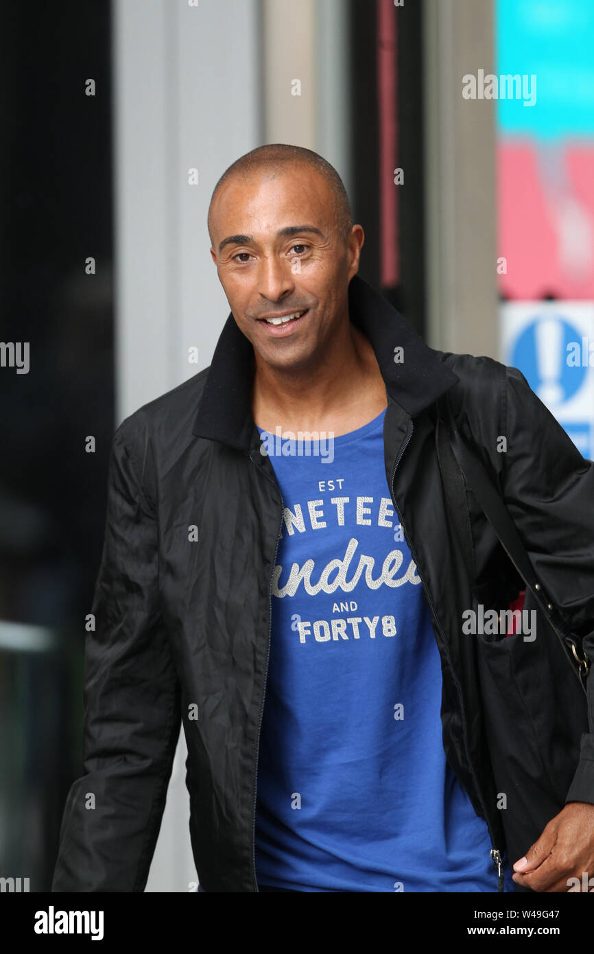 Colin jackson bbc hi-res stock photography and images - Alamy