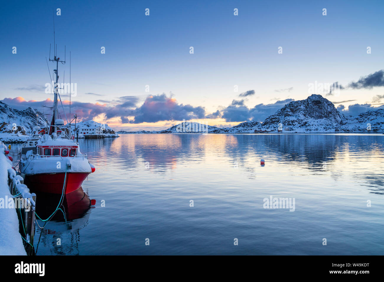 Buksnesfjorden seen from Mortsund near Leknes, Lofoten, Nordland ...