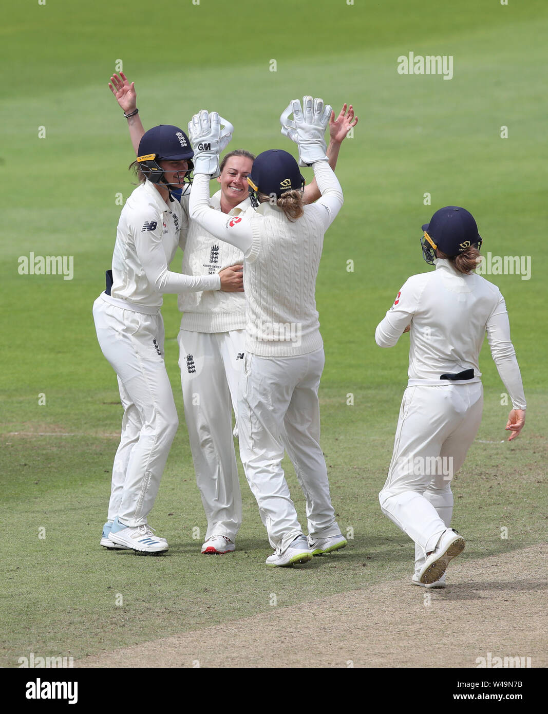 England bowler laura marsh hi-res stock photography and images - Alamy