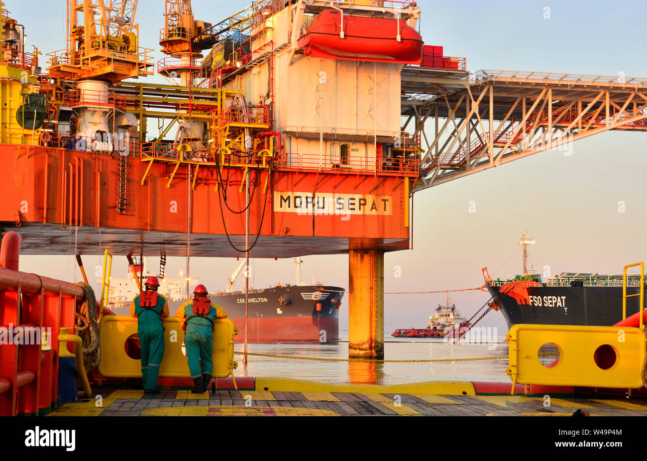 Offshore personal transfer basket hi-res stock photography and images ...