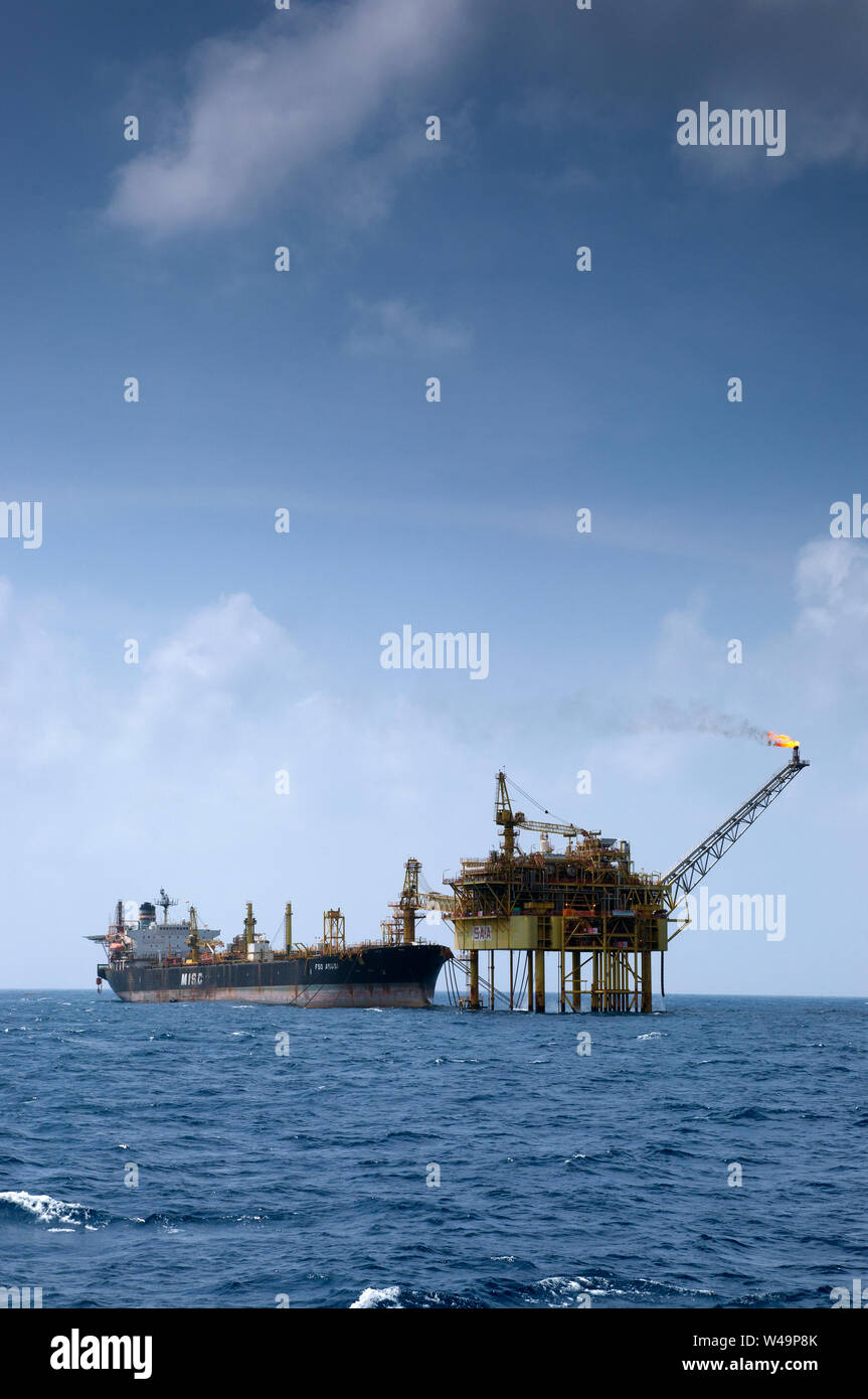 Plant and tanker hi-res stock photography and images - Alamy