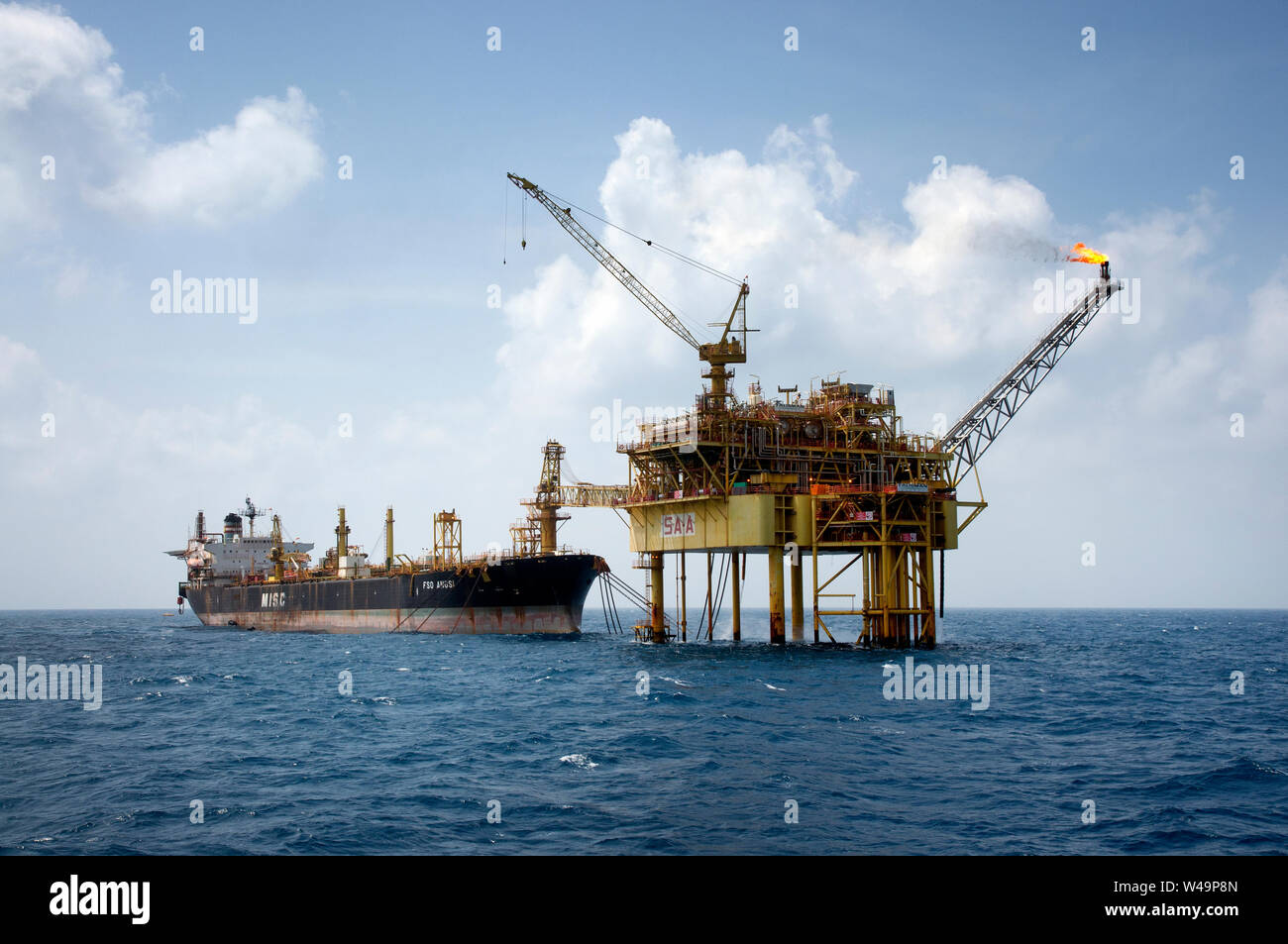 Gas production flare hi-res stock photography and images - Alamy