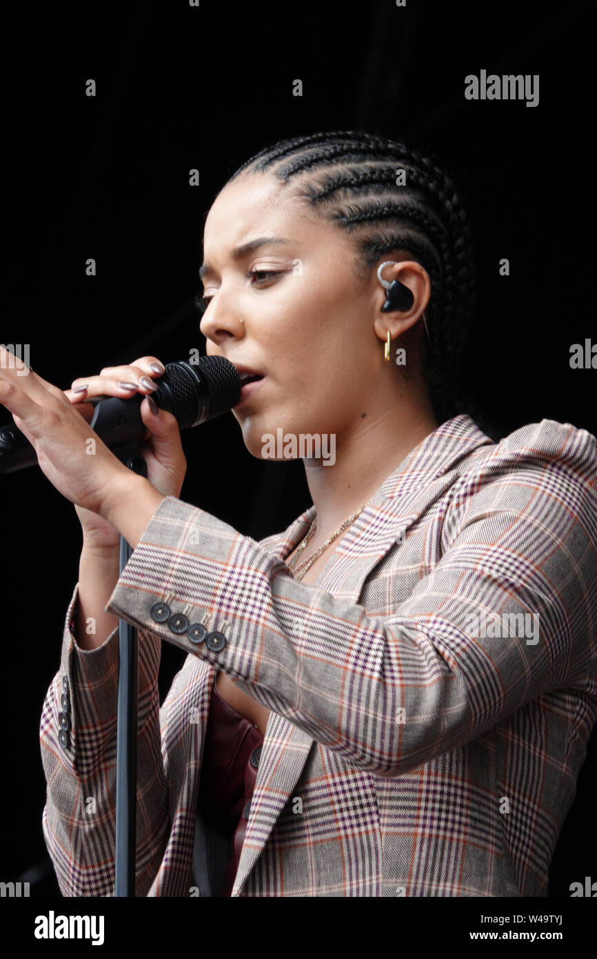Grace carter hi-res stock photography and images - Alamy