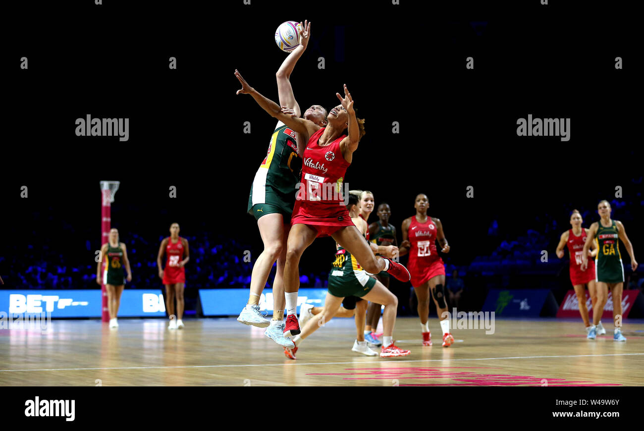 South Africa's Erin Burger (left) and England's Serena Guthrie (right ...