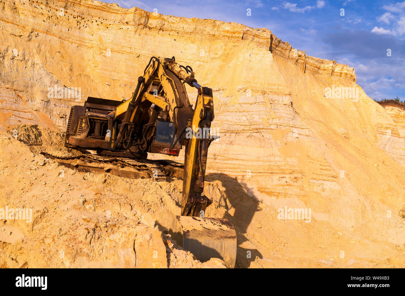 Heavy equipment images free hi-res stock photography and images - Alamy