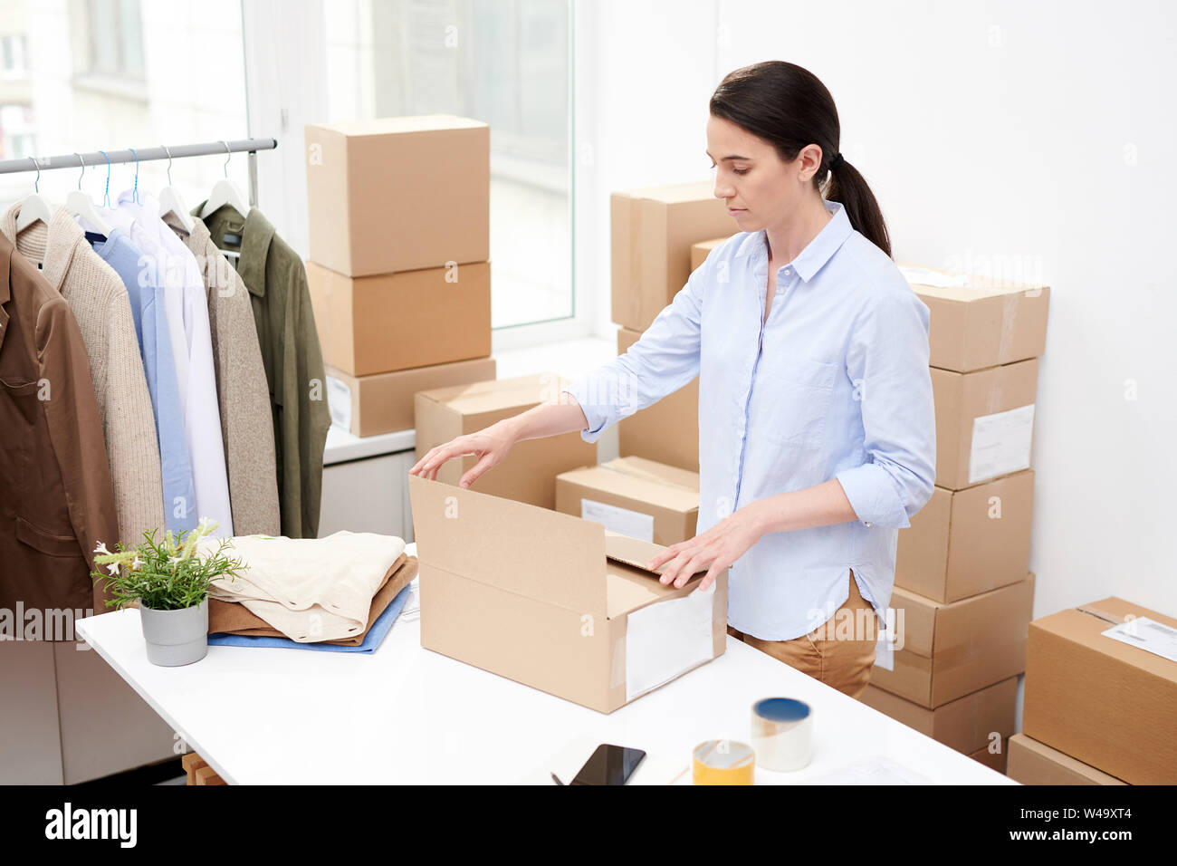 Professional packing hi-res stock photography and images - Alamy