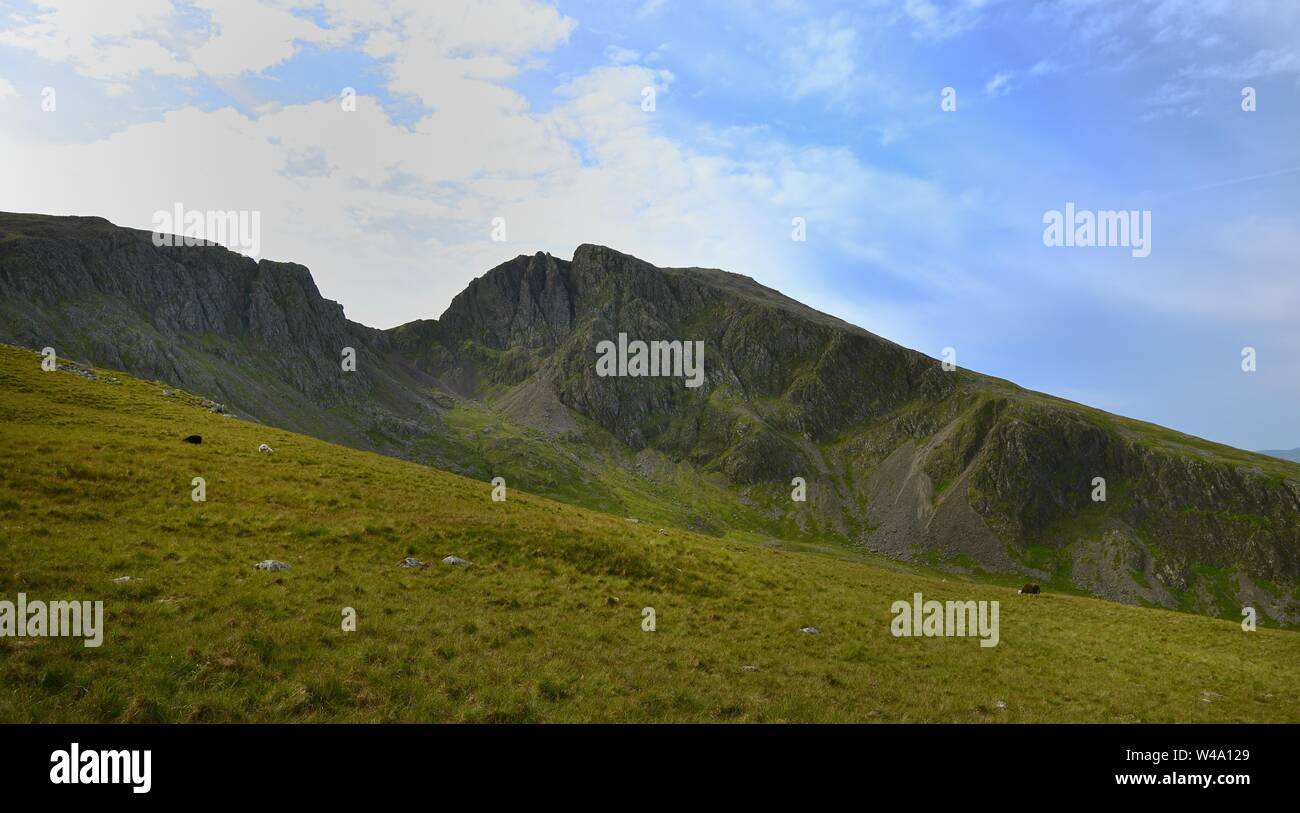 The ridge from Scafell Pike to Sca Fell Stock Photo - Alamy