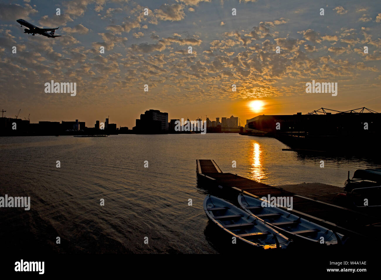 Connaught bridge hi-res stock photography and images - Alamy