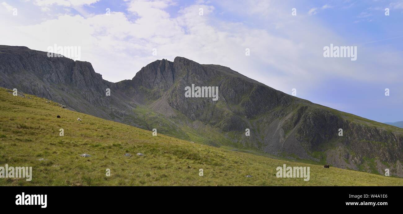 The ridge from Scafell Pike to Sca Fell Stock Photo - Alamy