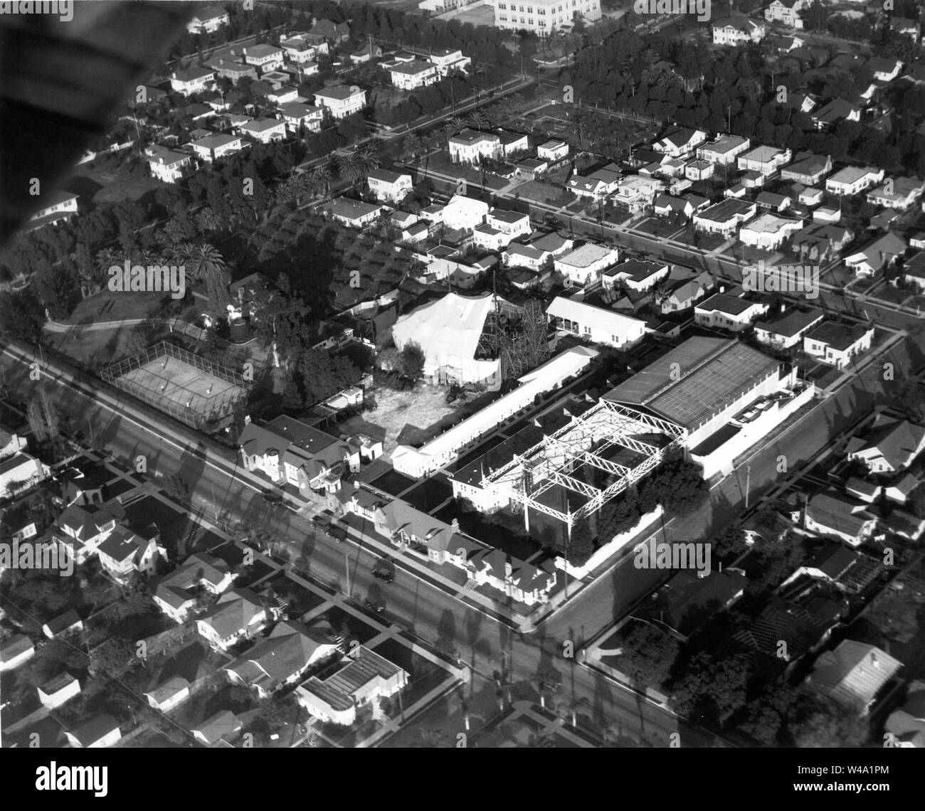 Movie studio 1920s hi-res stock photography and images - Alamy