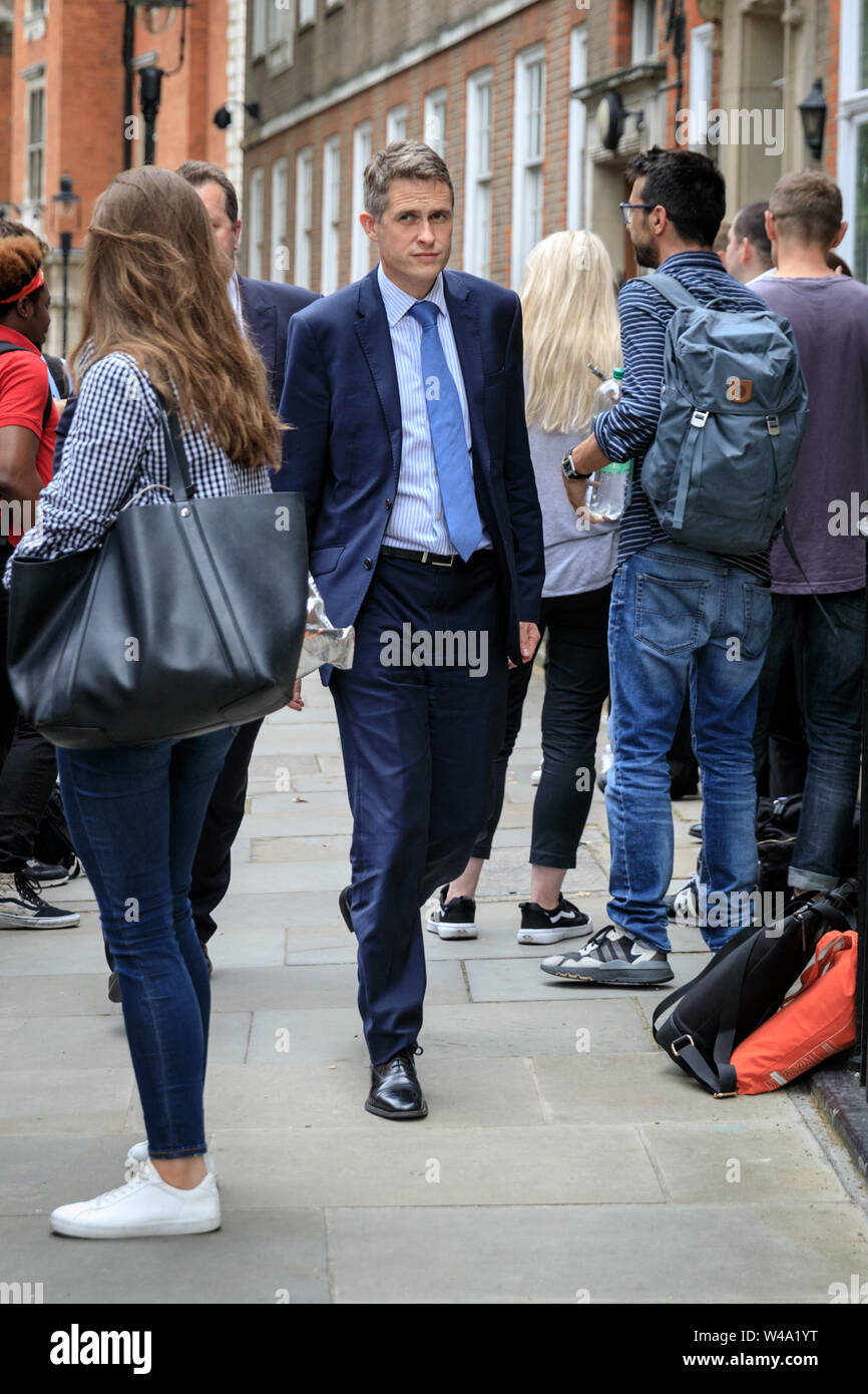 Gavin williamson mp hi-res stock photography and images - Alamy