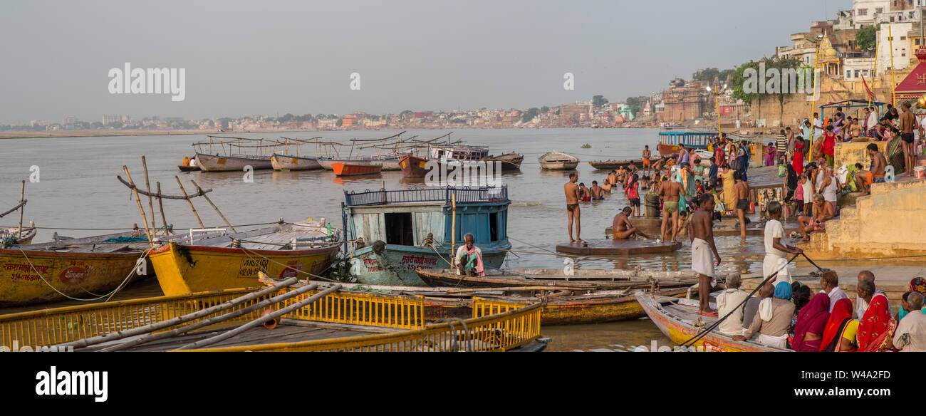 Varanasi ghats at sunset hi-res stock photography and images - Alamy