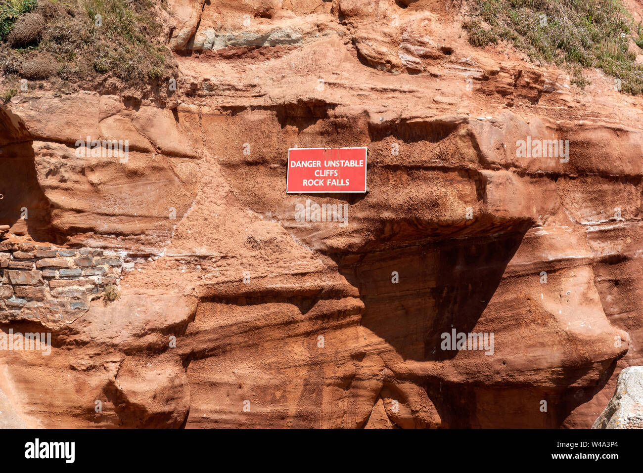 Warning cliff falls danger sign hi-res stock photography and images - Alamy