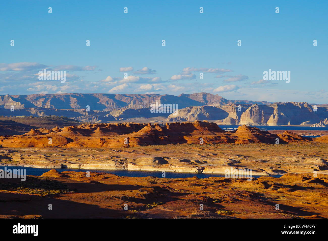 The beautiful colors and textures of Page, Arizona and Lake Powell ...