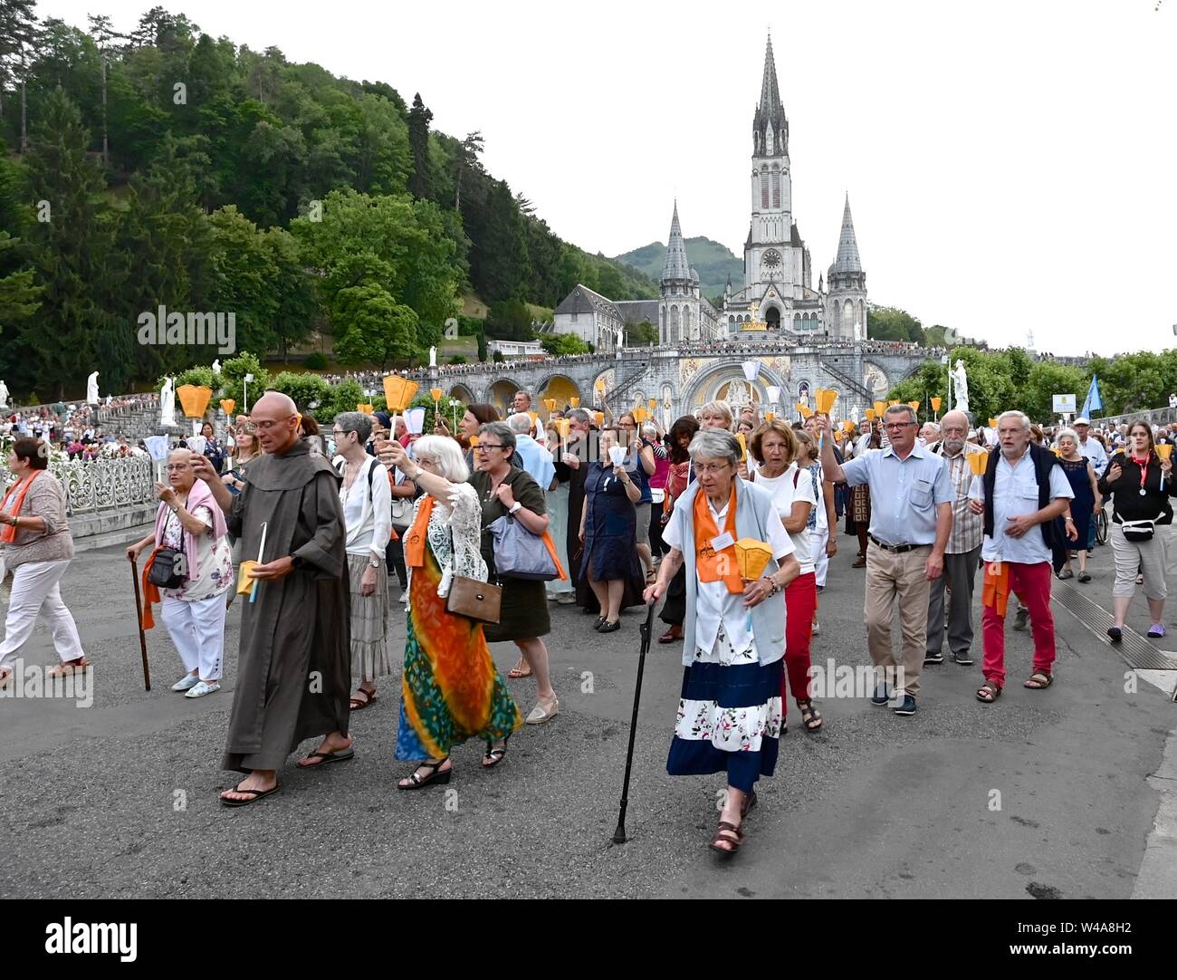 Pilgrimage lourdes shrine hi-res stock photography and images - Alamy