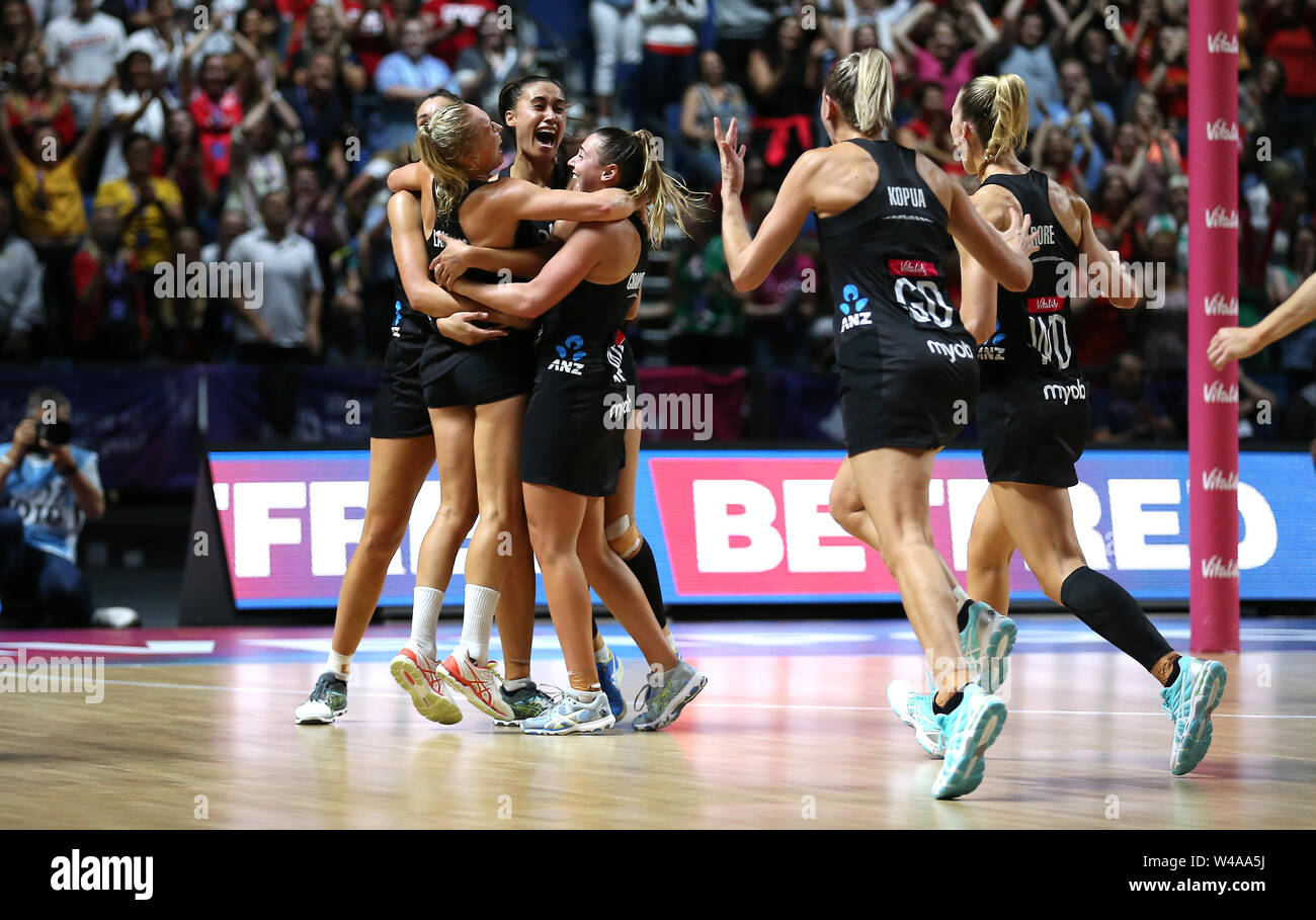 New Zealand players celebrate their victory against Australia in the ...