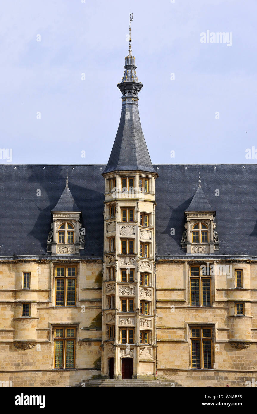 Nevers france hi-res stock photography and images - Alamy