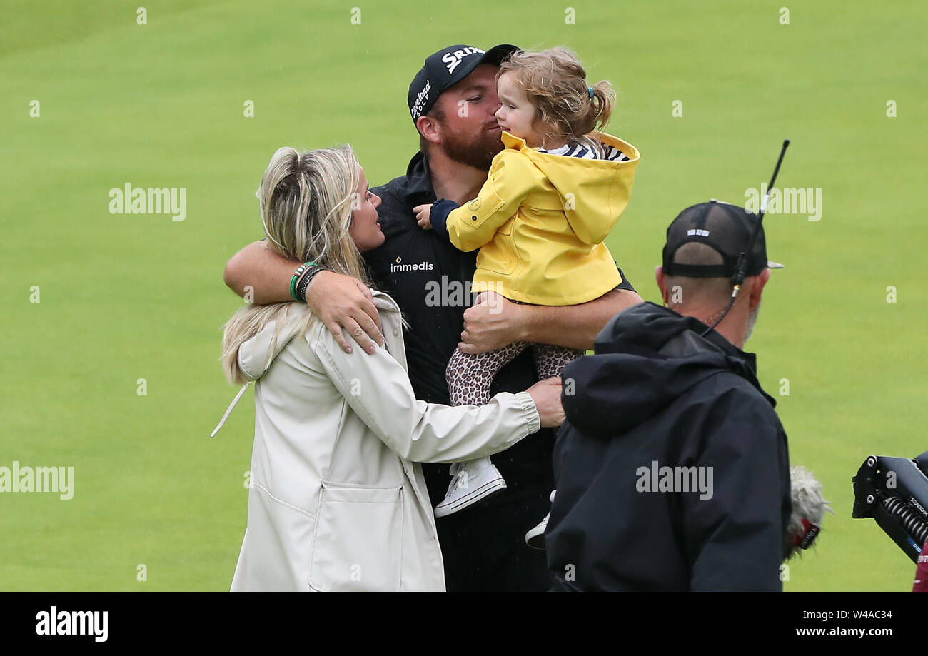 Republic Of Ireland's Shane Lowry celebrates winning the Claret Jug ...