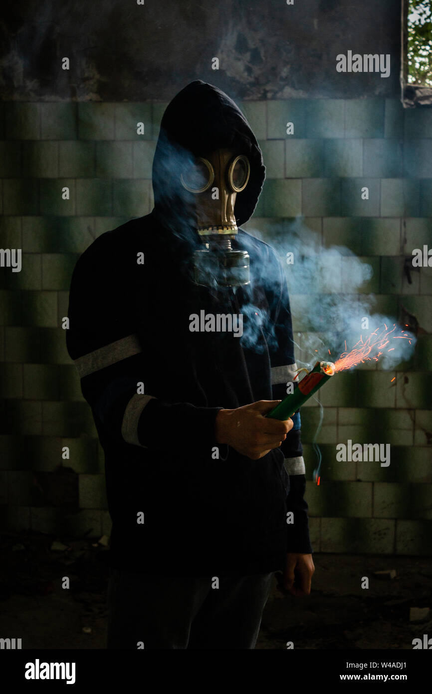 Gass mask hi-res stock photography and images - Alamy