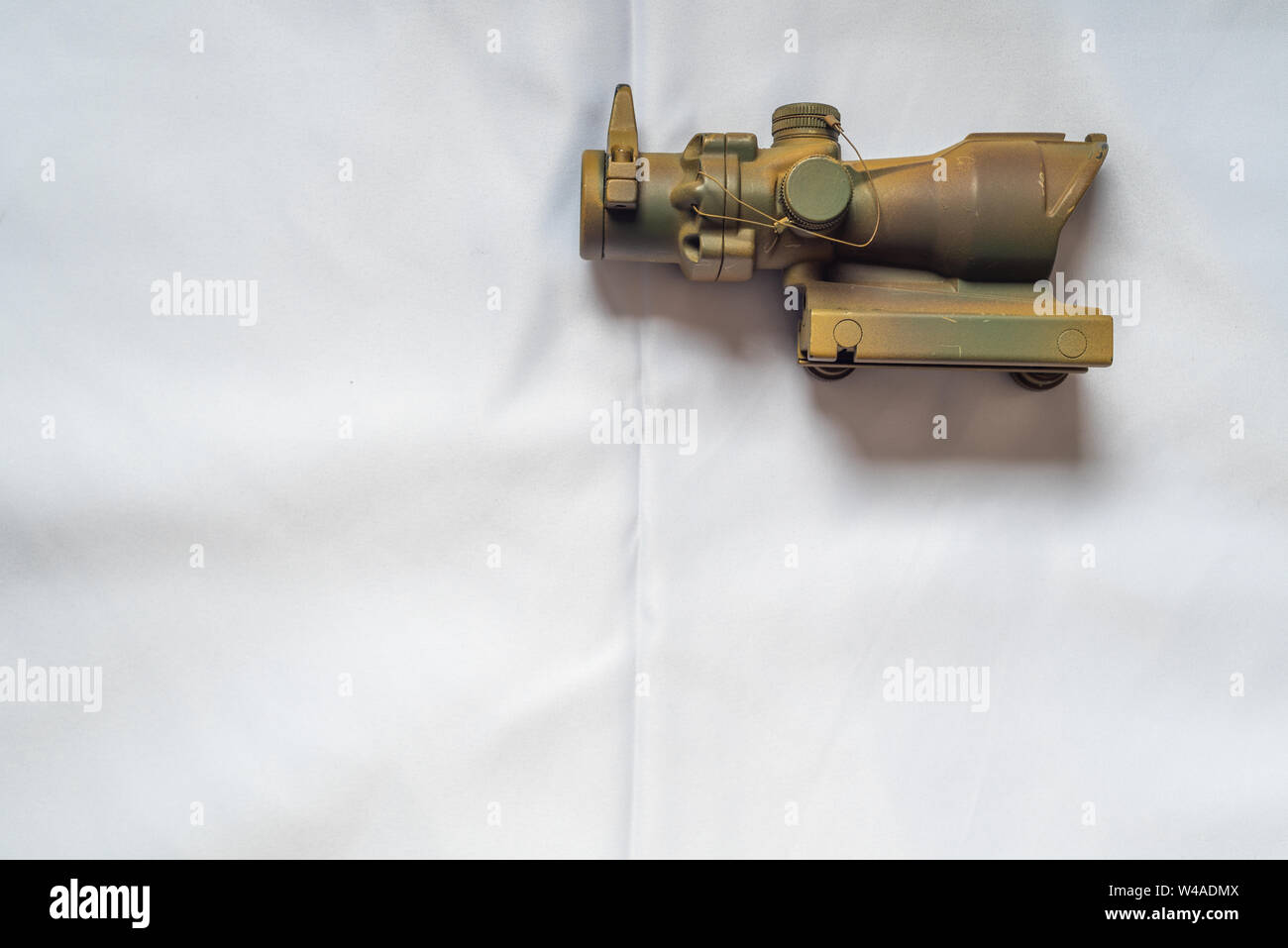 Gun sight on white background Stock Photo - Alamy