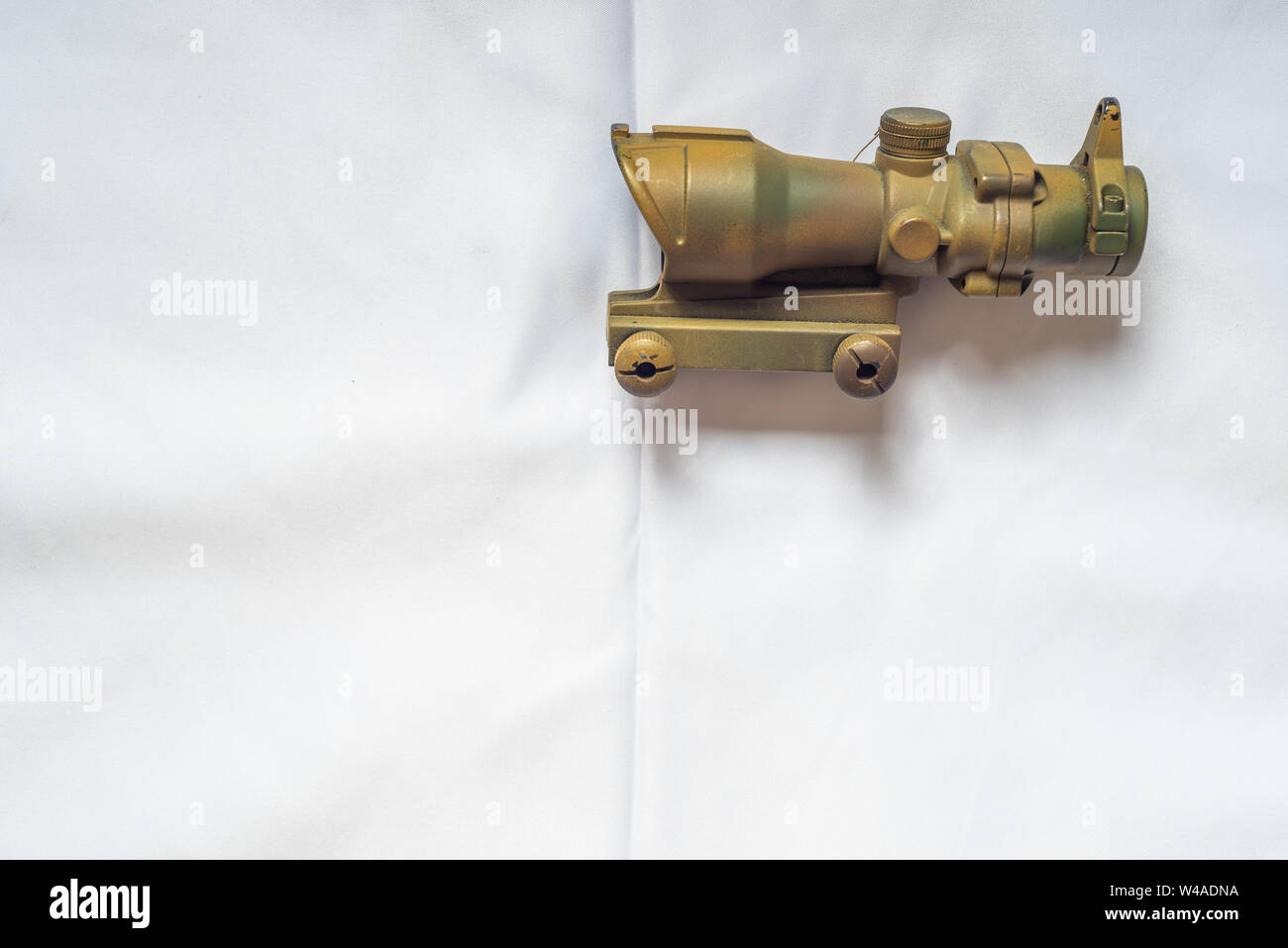 Gun sight on white background Stock Photo - Alamy