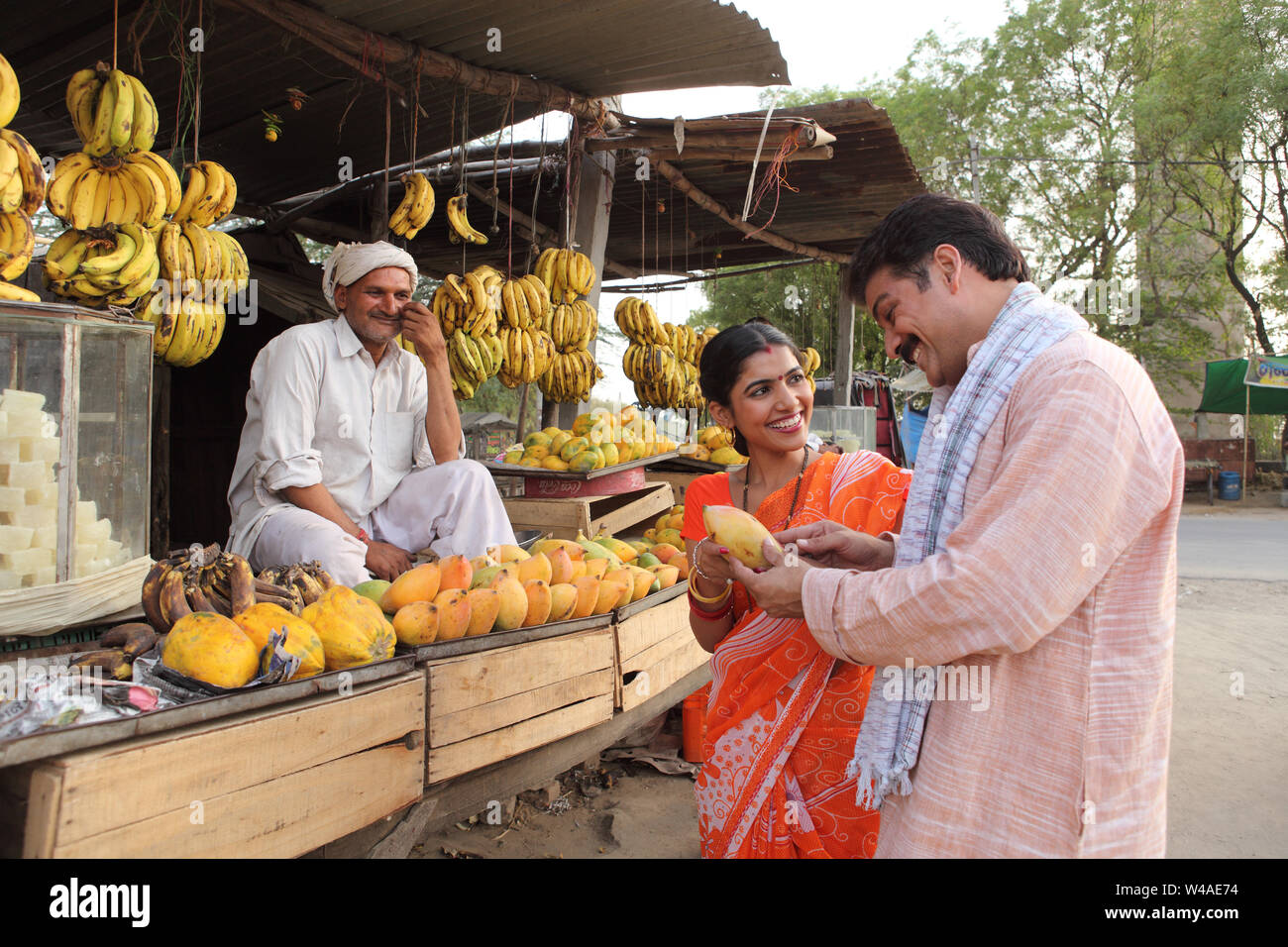 Indian mango stall hi-res stock photography and images - Alamy