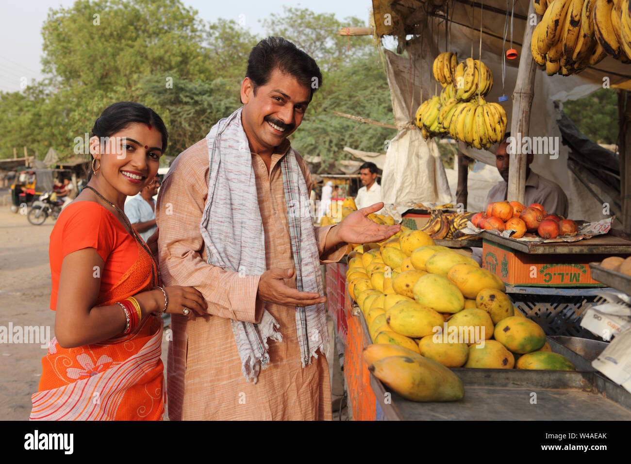 Indian mango stall hi-res stock photography and images - Alamy