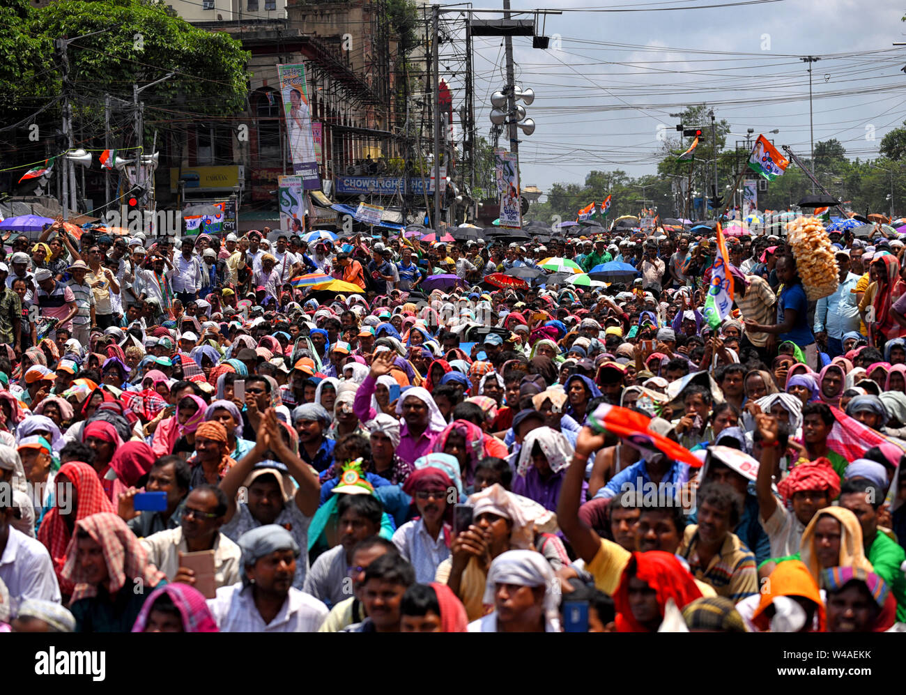 Huge crowd india hi-res stock photography and images - Alamy