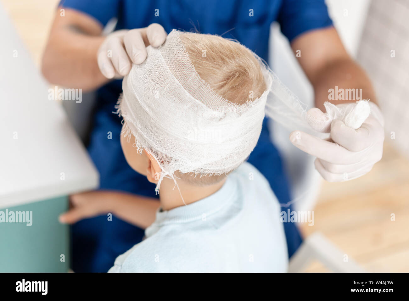 Child head injury hospital hi-res stock photography and images - Alamy