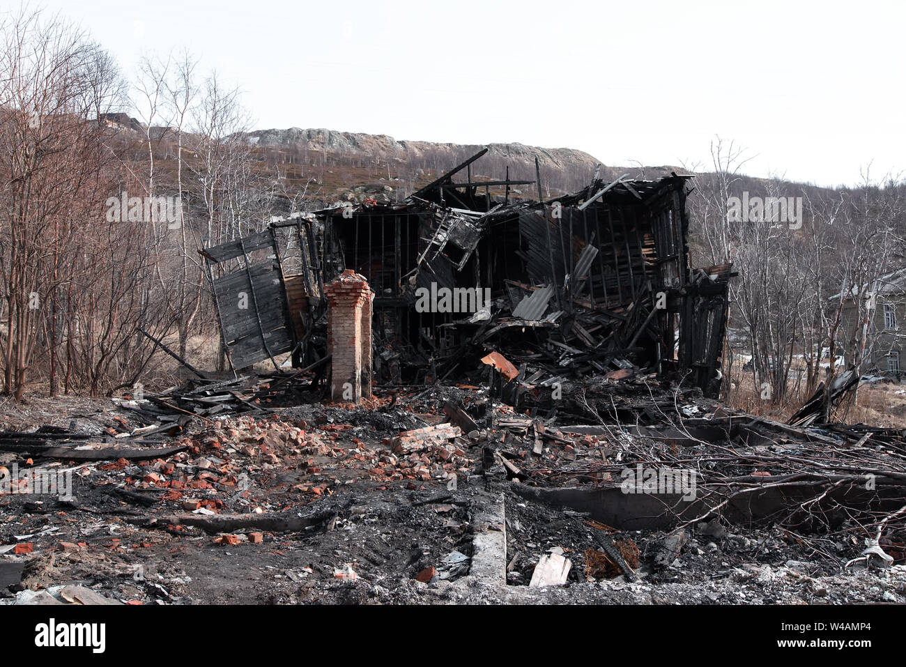 Burning down houses hi-res stock photography and images - Alamy