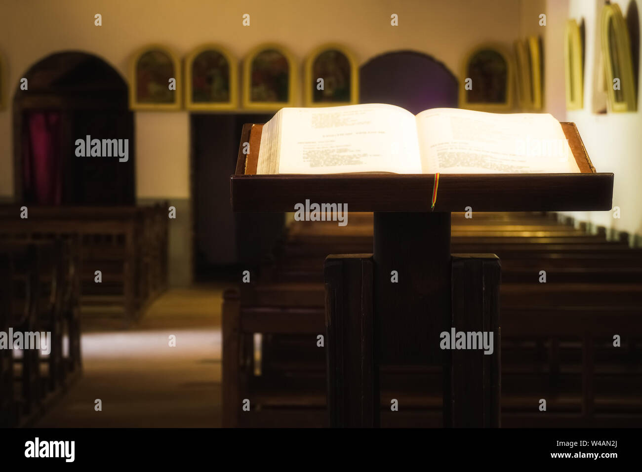 Holy bible book copy hi-res stock photography and images - Alamy