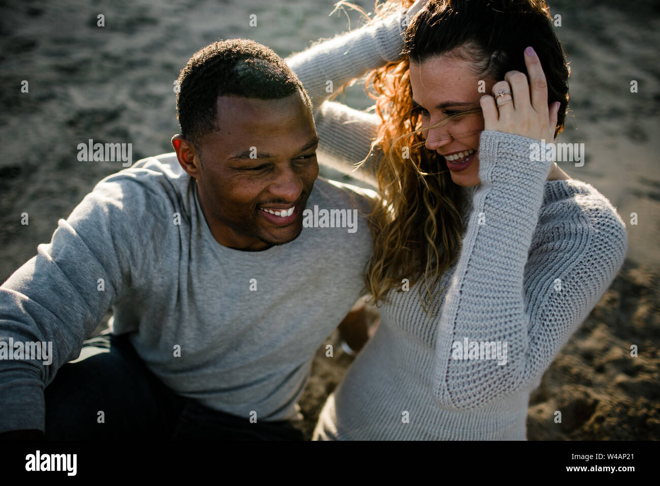 Family laugh beach hi-res stock photography and images - Alamy